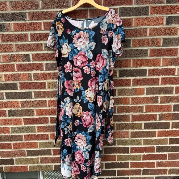 Piphany | Dresses | Piphany Black And Multicolored Short Sleeve Mesh ...